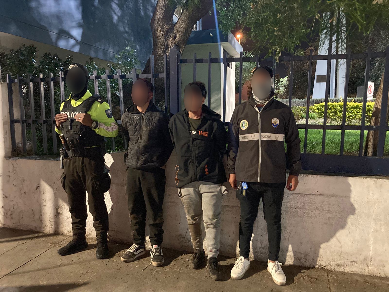 Policía Nacional aprehende a 02 ciudadanos y libera a persona ...